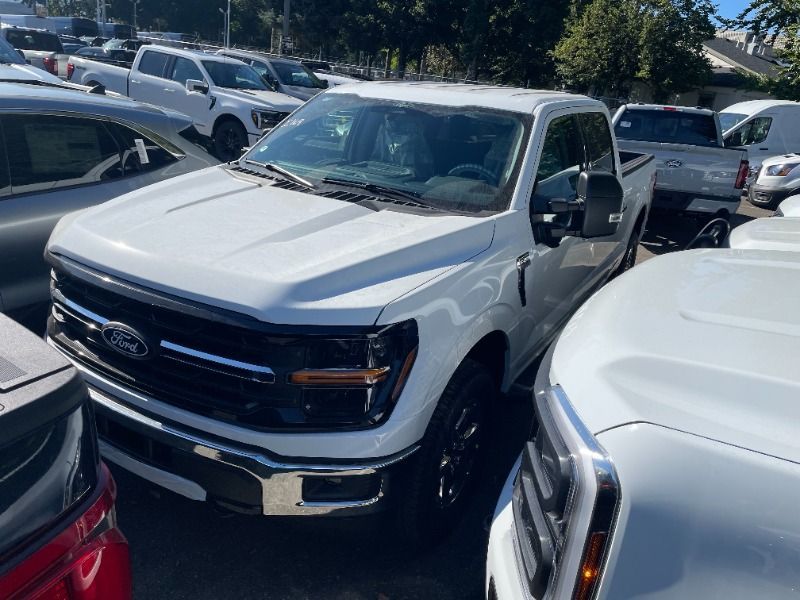 New 2024 Ford F-150 XLT #85-E42016-15R Chilliwack, BC | Chilliwack Ford