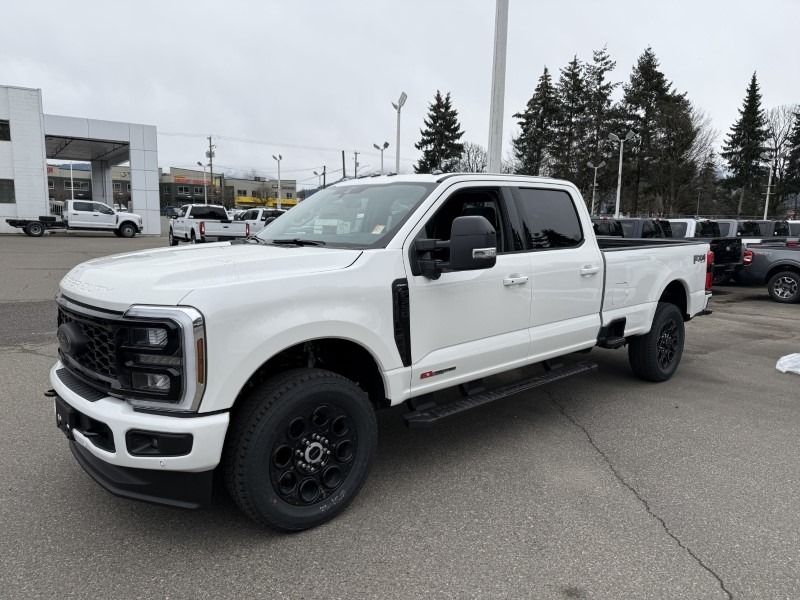 2025 Ford Super Duty F-350 LARIAT - New | Chilliwack Ford
