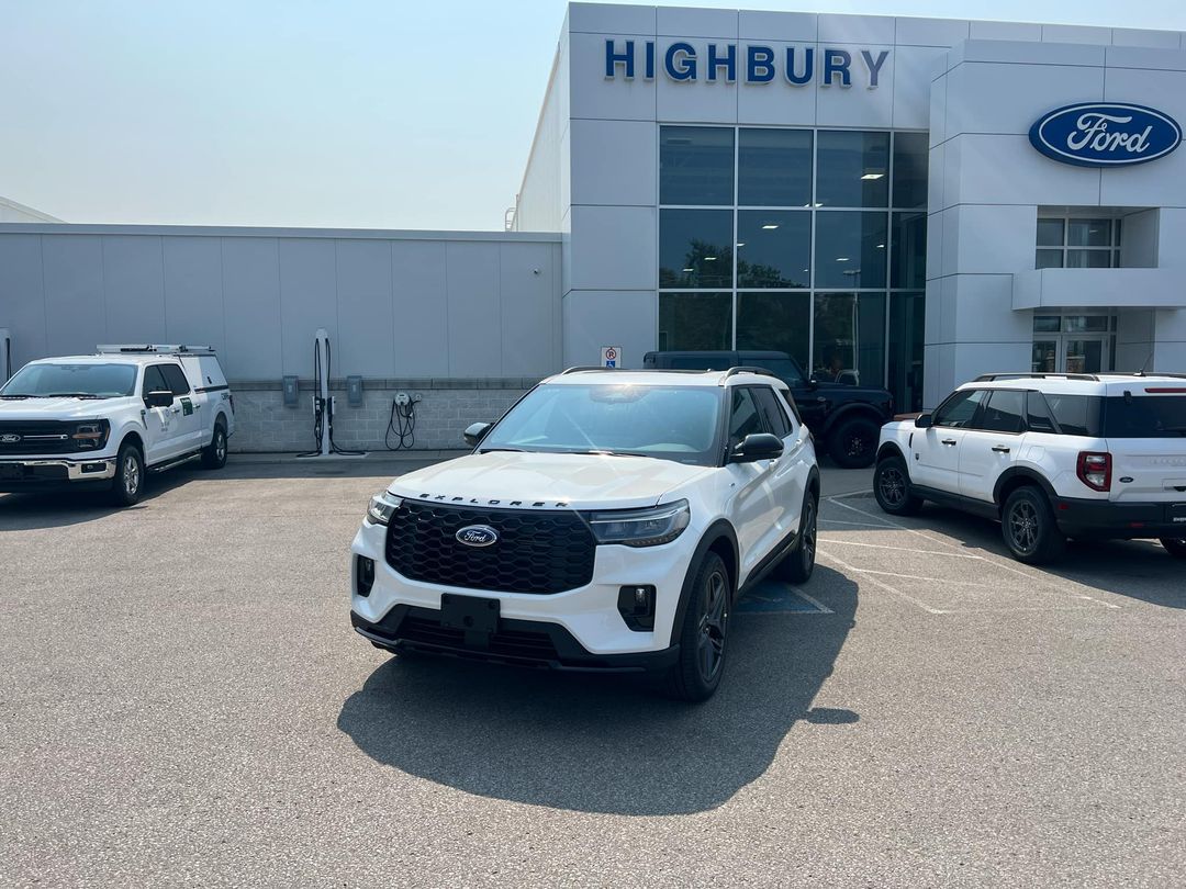 New 2025 Ford Explorer ST-Line #GA58824 London, ON | Highbury Ford