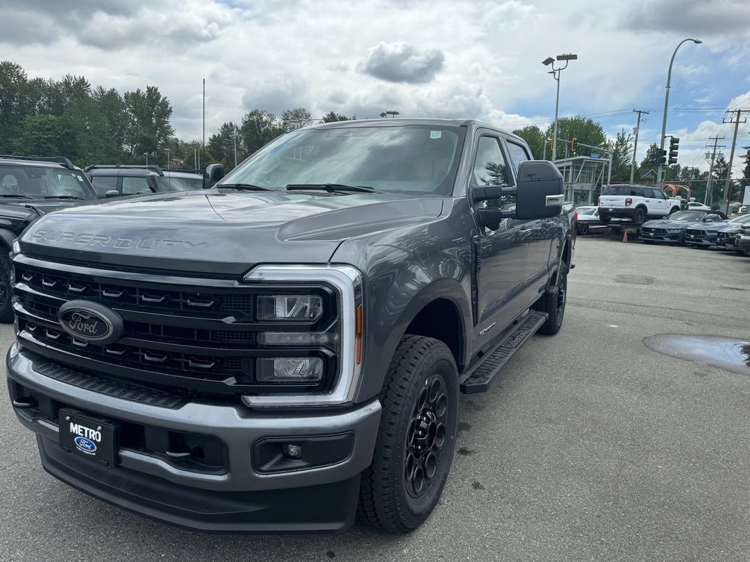 New 2024 Ford Super Duty F-350 Lariat #24F37741 Port Coquitlam, BC | Metro Motors